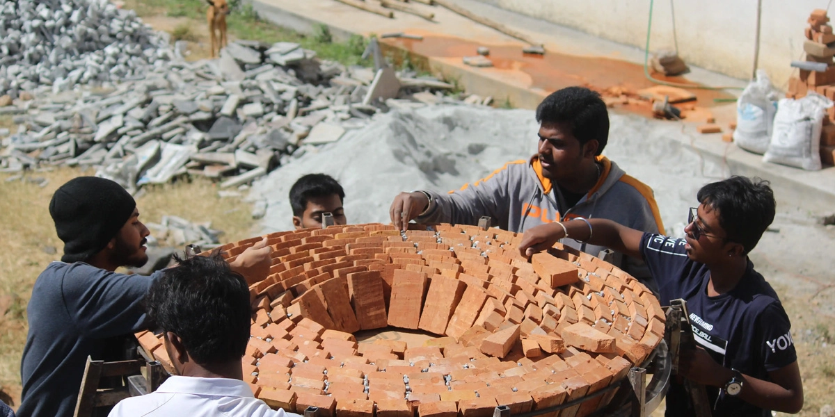 workshop | Flat funicular roof workshop | Mudhands